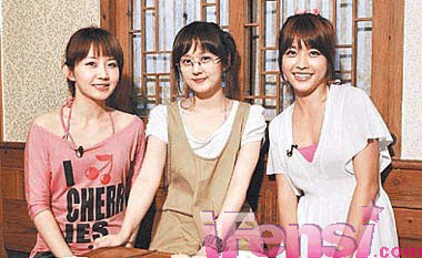 张娜拉本色出境 笑称韩国裸妆风行 - C2CC传媒