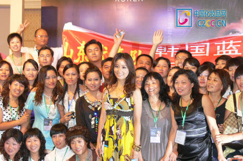 林心如性感牵手蓝秀 共赢护肤新品圣典 - C2CC传媒