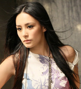 阿娇复出!女人味烟熏妆亮相广告 - C2CC传媒