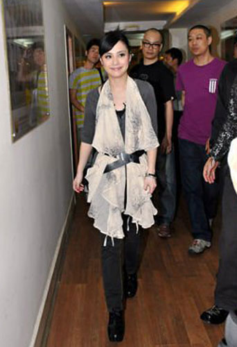 阿娇刚出“艳照门” 又进医院门 - C2CC传媒