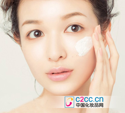 明眸伪装术 万年黑眼圈分类遮瑕搞定 - C2CC传媒