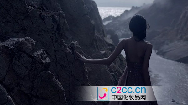 珀莱雅:世界级团队打造极致唯美大片 章子怡拍摄现场大揭秘 - C2CC传媒