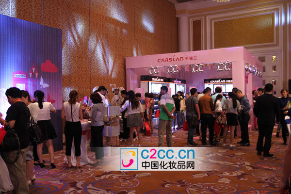 【C2CC在现场】卡姿兰秋季新品闪耀“啤酒之城” - C2CC传媒