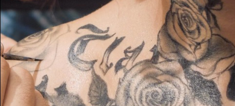 MAC和COMMES DES GARCONS合作推出“纹身”限量版系列 - C2CC传媒