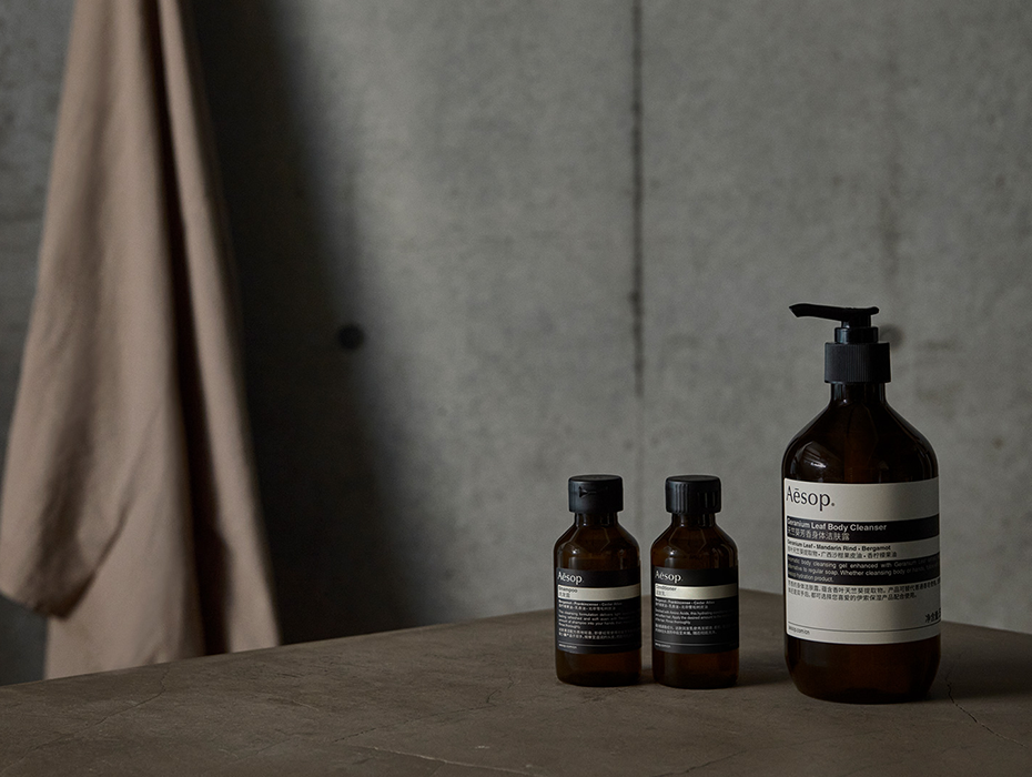 被LVMH/欧莱雅竞购，这个估值135亿的品牌正布局中国线下零售 - C2CC传媒